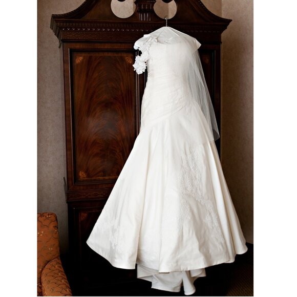 JLM Couture Lazaro | Dresses | Ivory Silk Lace Shoulder Aline Draping ...